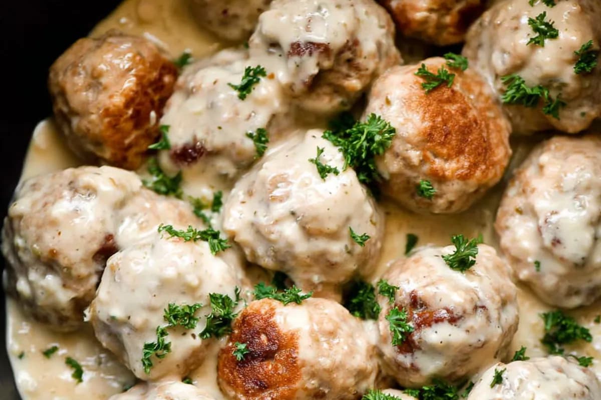 Easy Slow Cooker Swedish Meatballs – 5-Star Comfort Recipe